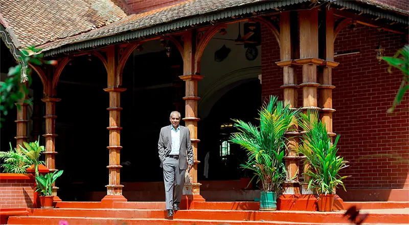 Abbout - Best Heart Surgeon & Cardiologist in Kerala with 9000+ Successful Heart Operations.